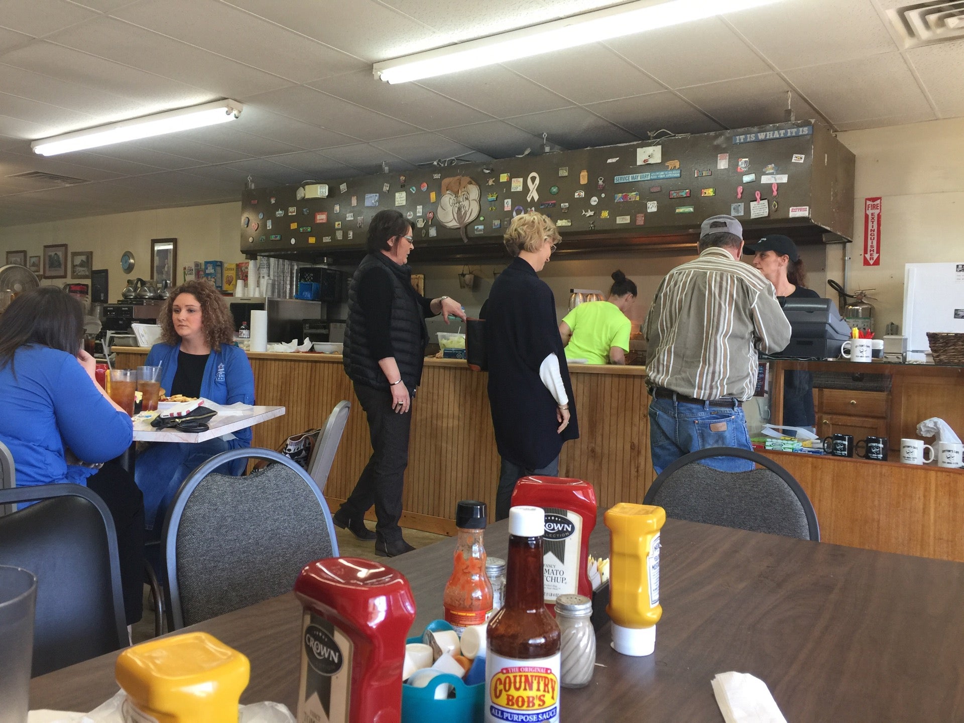 Cotton's Cafe - Trenton, TN 38382