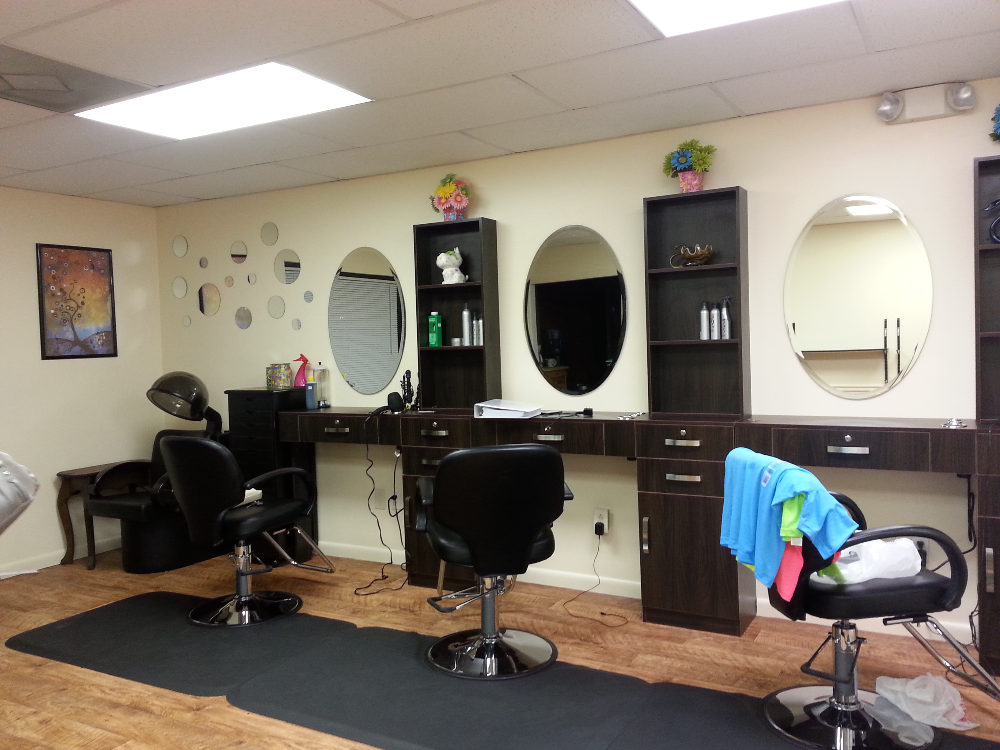 Robin's Hair Studio - Saint Augustine, FL 32084