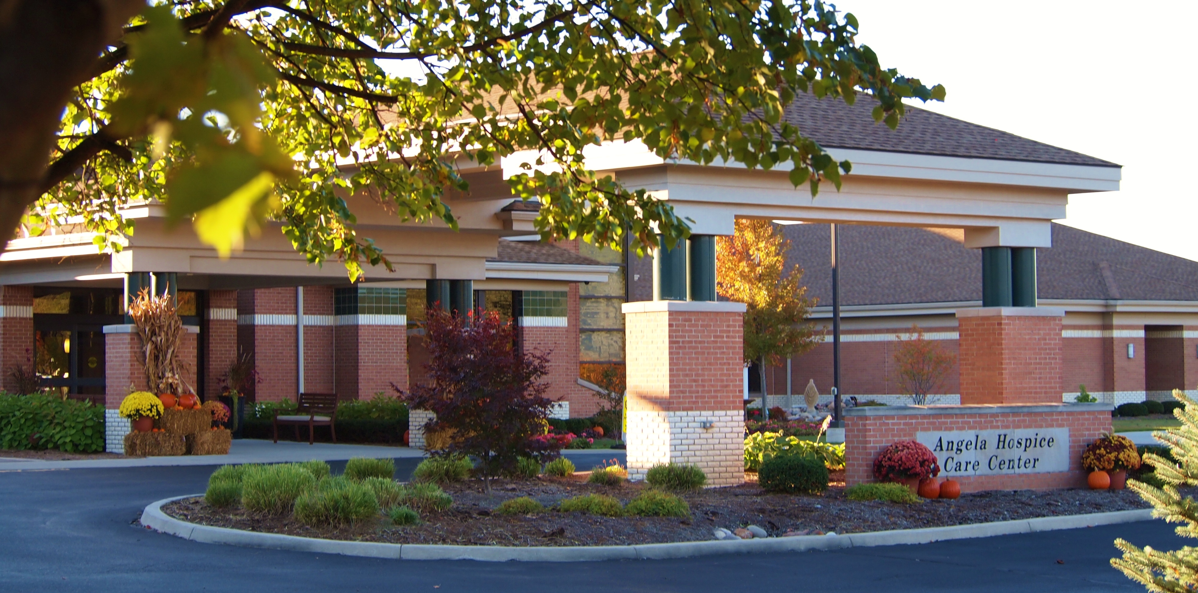 Angela Hospice Home Care 14100 Newburgh Rd, Livonia, MI 48154 - YP.com