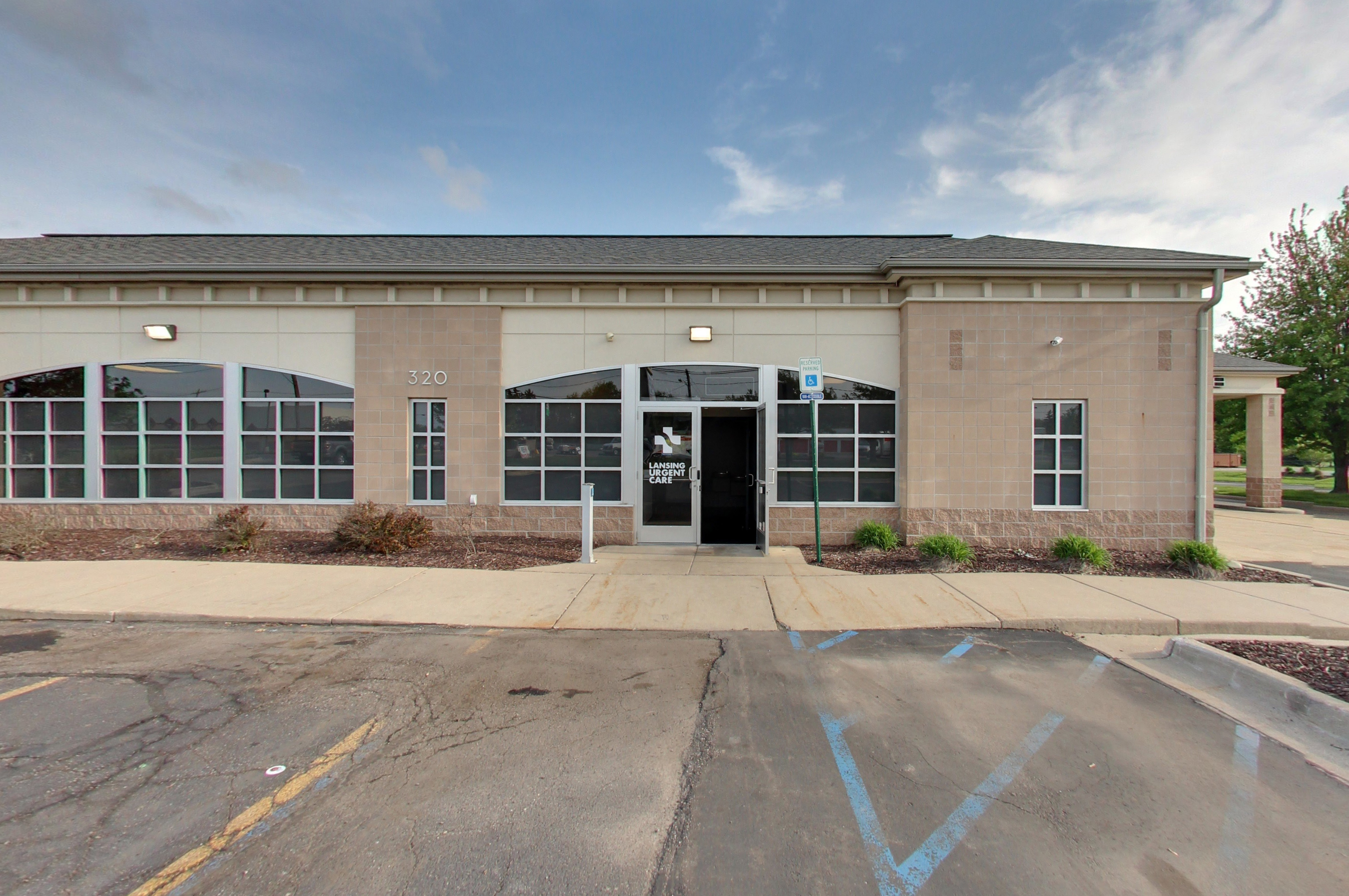 lansing-urgent-care-southside-320-e-jolly-rd-lansing-mi-48910-yp
