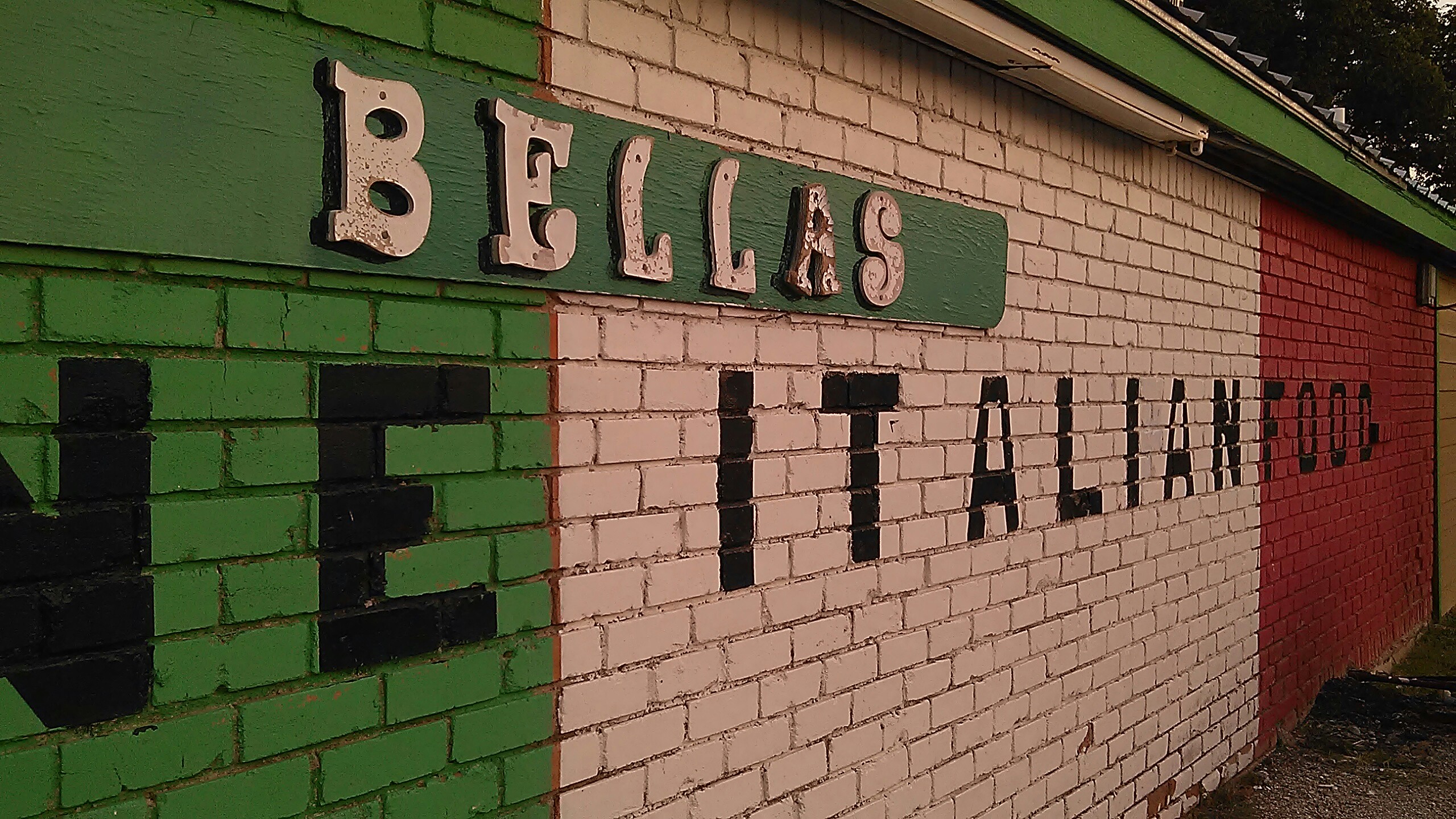 Bellas Italian Restaurant - Bowie, TX 76230
