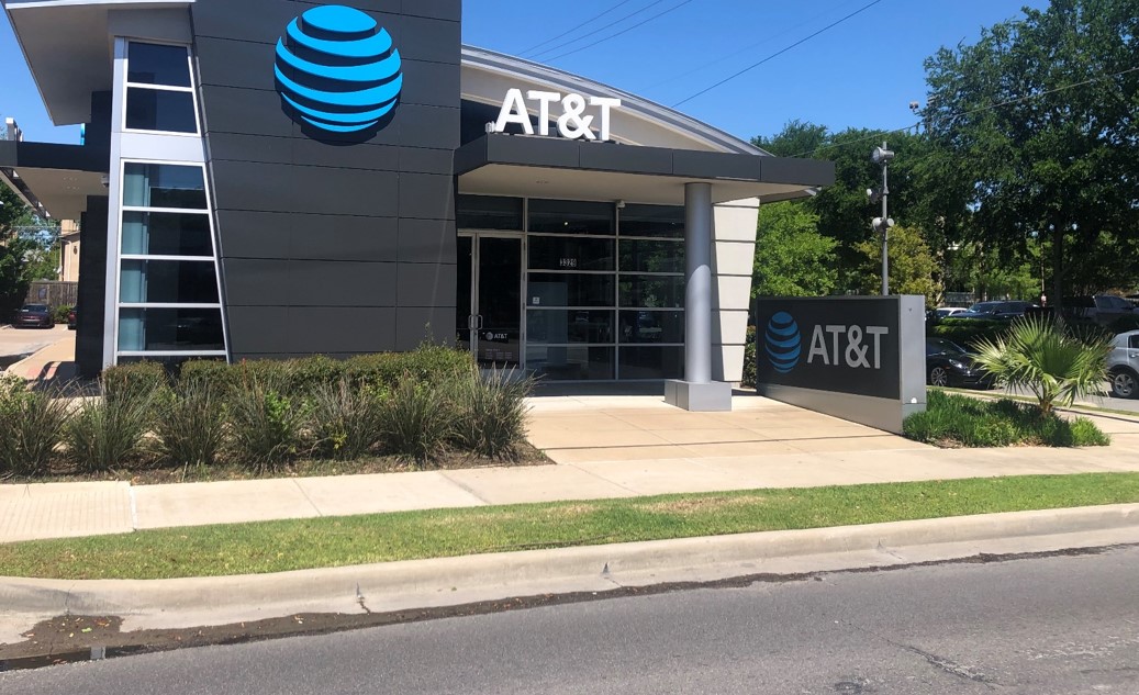 AT&T Store - Dallas, TX 75219