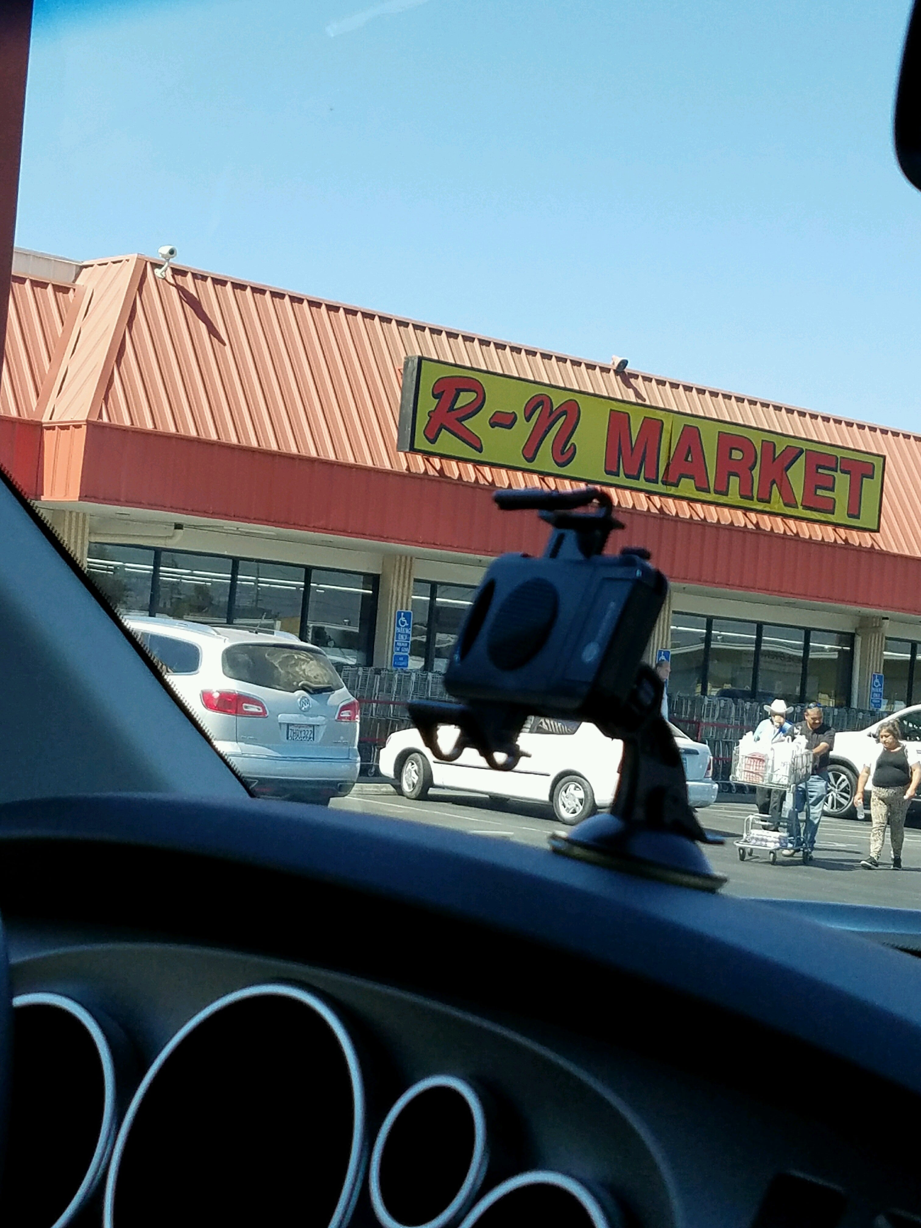 R - N Market - Visalia, CA 93292